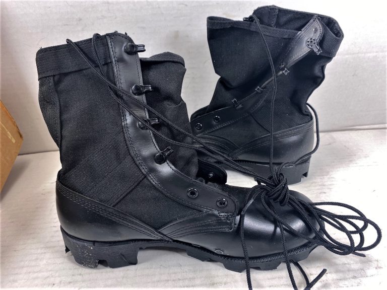 Black Jungle Boots with Panama Sole 6 1/2 R Rosearch