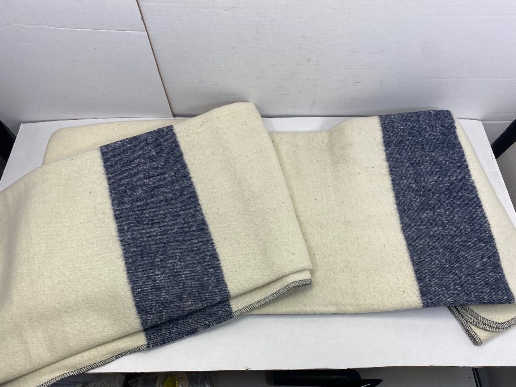 Wool Blanket, Navy Swiss Link - Omahas Army Navy Surplus