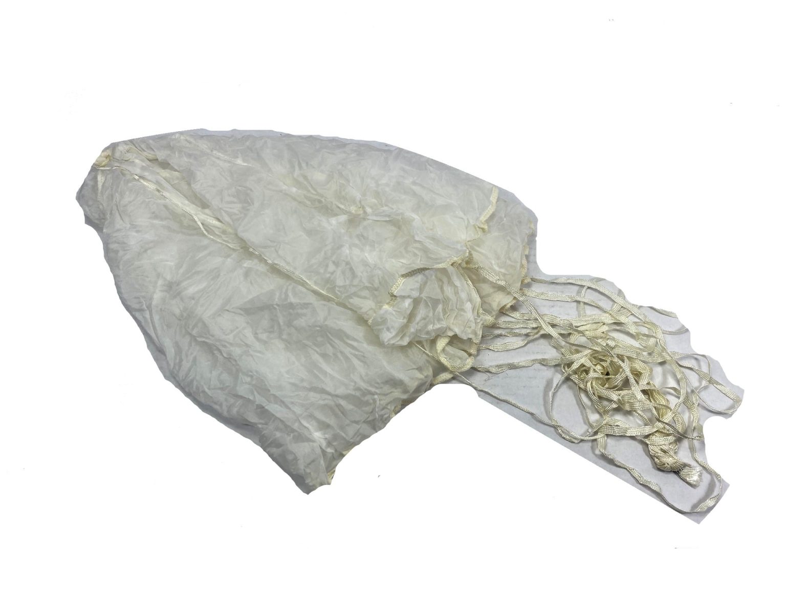Larger Chaff Parachute, White