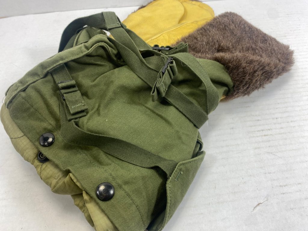 Army Arctic Mittens, New