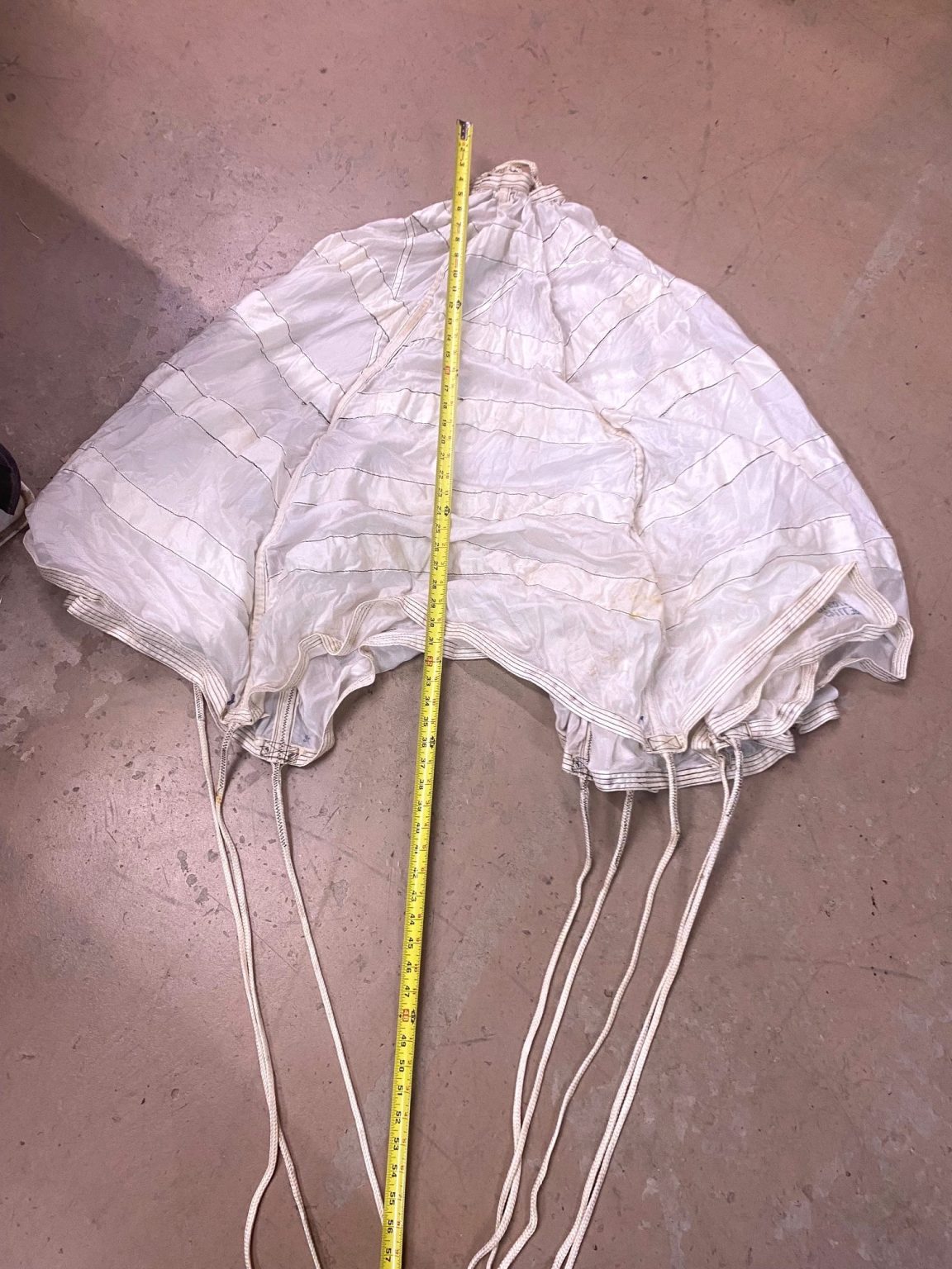 White Drag Parachute, Solid