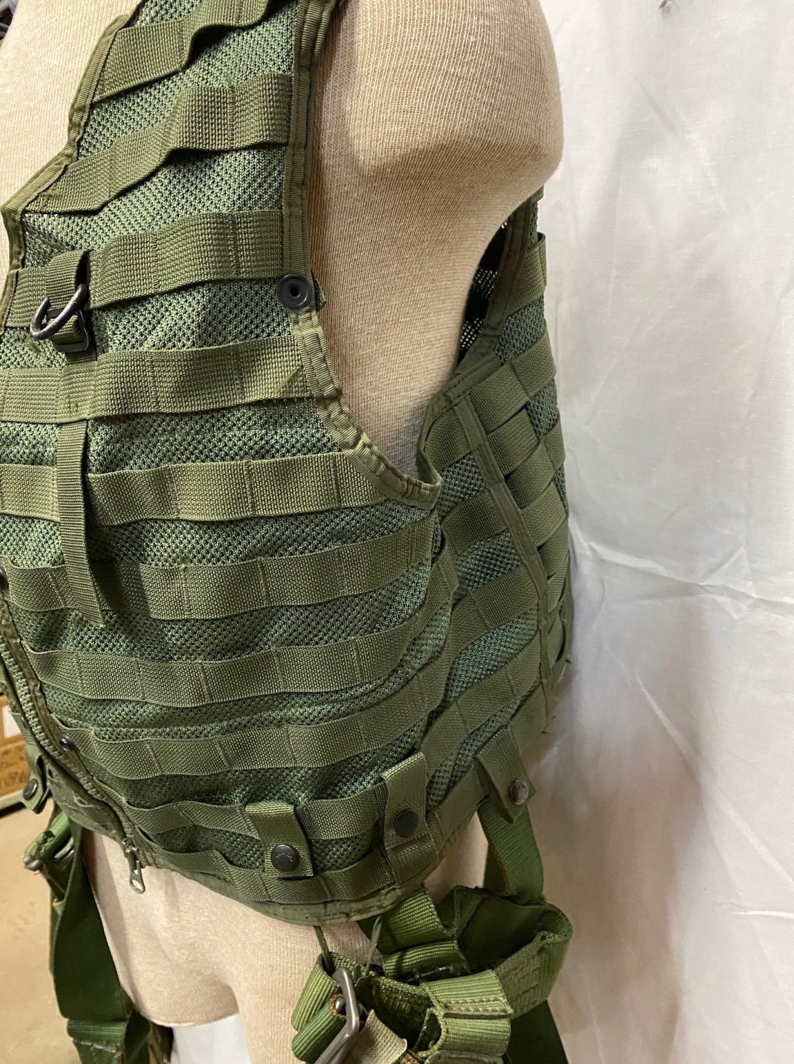 Survival Vest CMU-33, used