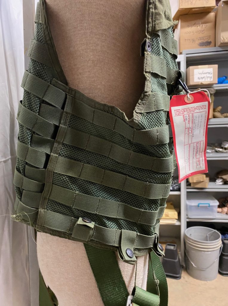 Survival Vest CMU-33, used